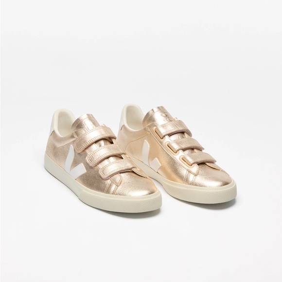 Veja | Shoes | Veja Metallic Gold Sneakers Recife Leather Platine White ...